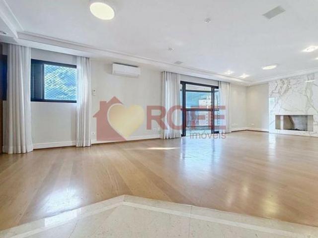 Excelente Apartamento com Varanda Goumert 193m² 3 Suites 3 Vagas mais deposito