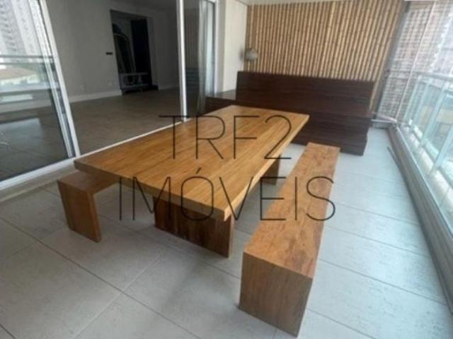 Excelente apartamento com 168m², varanda gourmet, 2 suítes, 3 vagas Vila Nova Conceição/SP