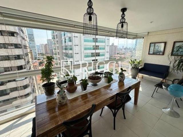 Excelente Apartamento com Varanda Gourmet, 3 Suítes e Lazer Completo no Embaré