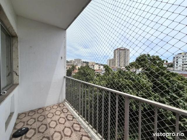 Excelente apartamento com varanda para venda em Vila Isabel