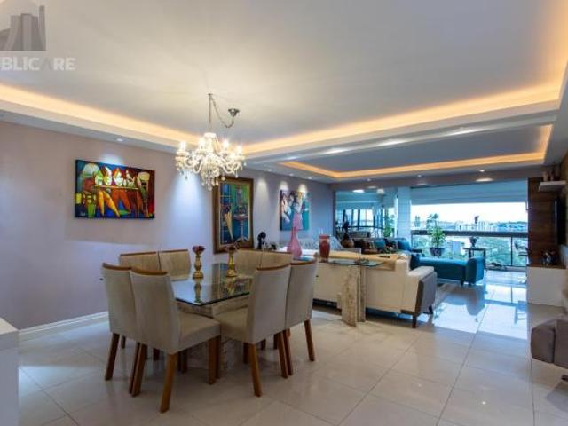 EXCELENTE APARTAMENTO COM VISTA LIVRE PARA O GUAÍBA!