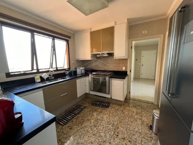 Excelente apartamento com 04 dormitórios Versailles