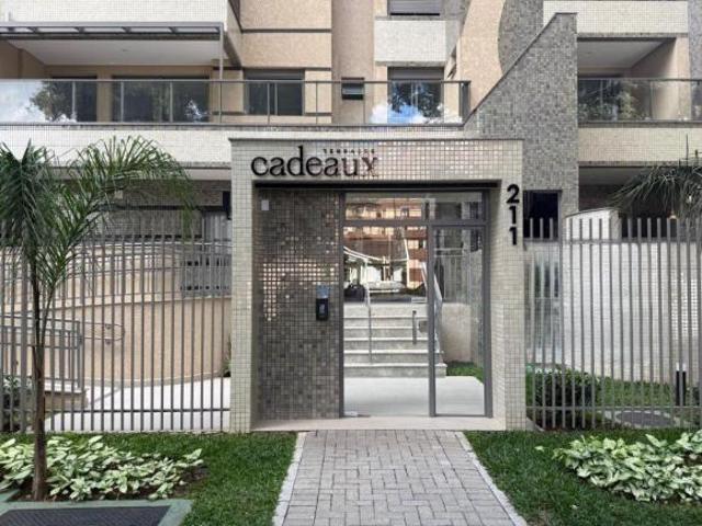 Excelente apartamento, com 02 suítes, totalmente mobiliado, decorado no bairro Ahú