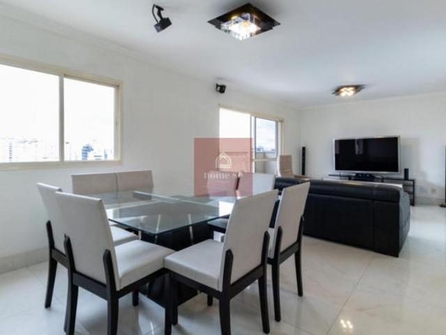 Excelente apartamento com 150m², andar alto, 3 dormitórios, sendo 3 suítes, 3 vagas