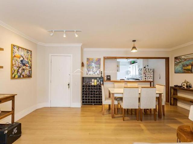 Excelente apartamento com 129 m², 3 quartos sendo 1 suíte à venda no bairro Água Verde