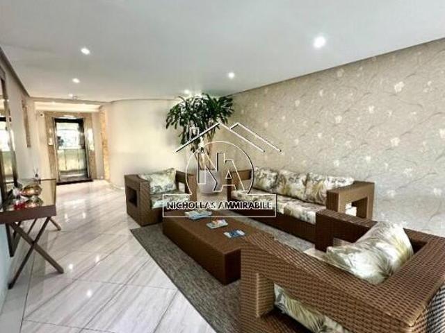 Excelente apartamento com 1 dormitório amplo e sacada sendo vista livre. no Campo da Aviação