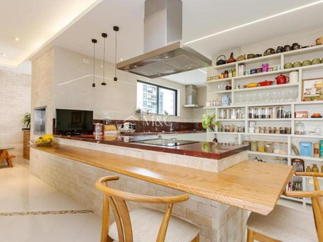 Excelente apartamento com 222 m², 4 quartos sendo 2 suítes à venda no bairro Ecoville, na RUA DO OU