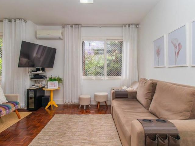 Excelente apartamento com 2 dormitórios e 1 vaga de garagem, no Bairro Petrópolis