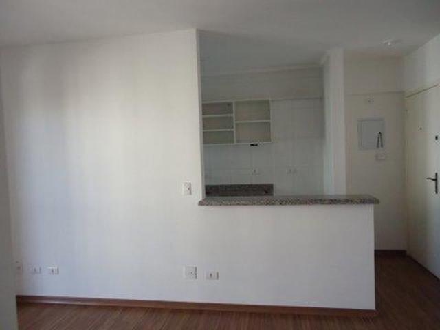 Excelente apartamento com 2 dormitórios, sendo 1 suíte, 2 vagas de garagens, próximo do Museu do Ipi
