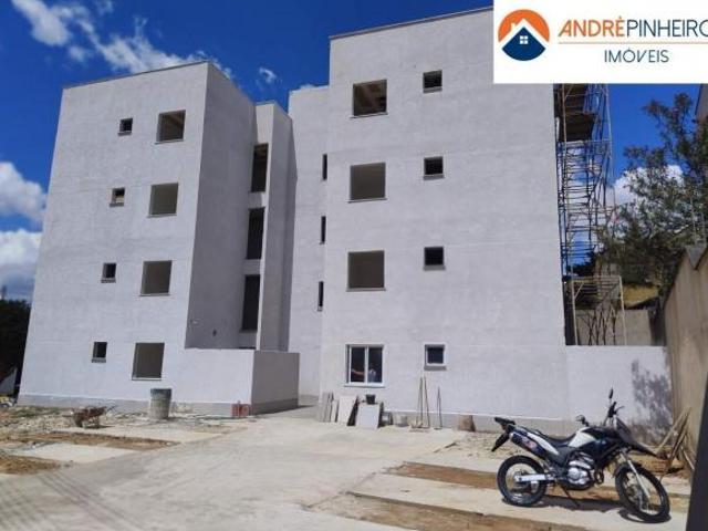 Excelente Apartamento com 2 quartos em ótima localização no Bairro Arvoredo R$ 280.000,00