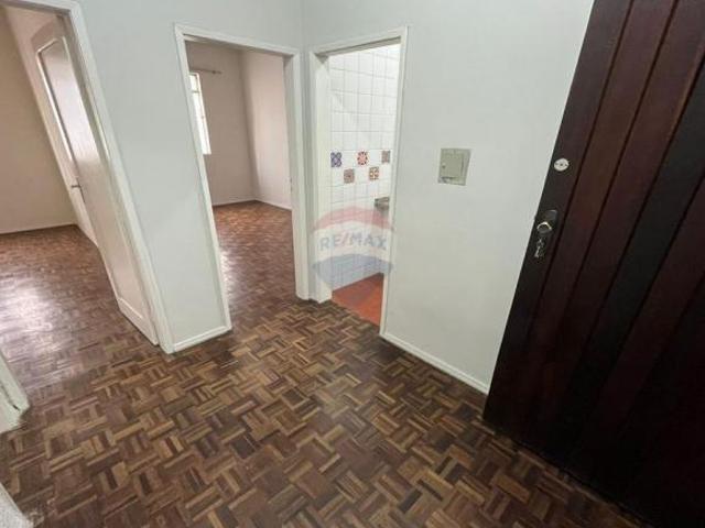 Excelente apartamento com 2 quartos, sala, cozinha com armário, lavanderia, banheiro social com box