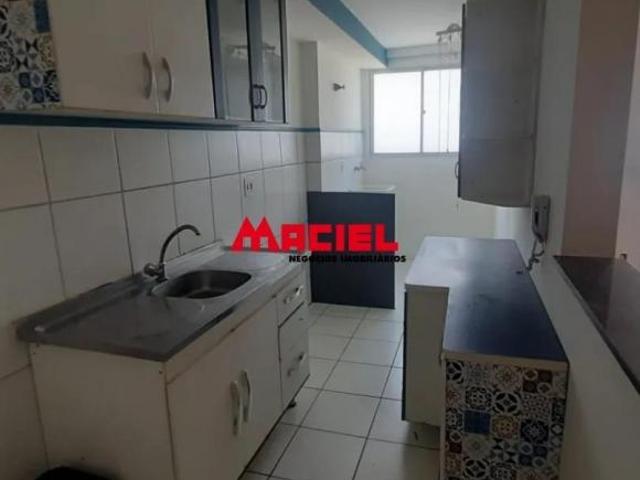 Excelente apartamento com 3 dormitóio sendo 1 suite com armario e 1 vaga coberta