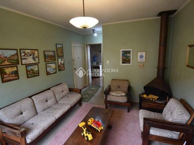 Excelente apartamento com 3 dormitórios, sendo um, suíte, no Mont Serrat