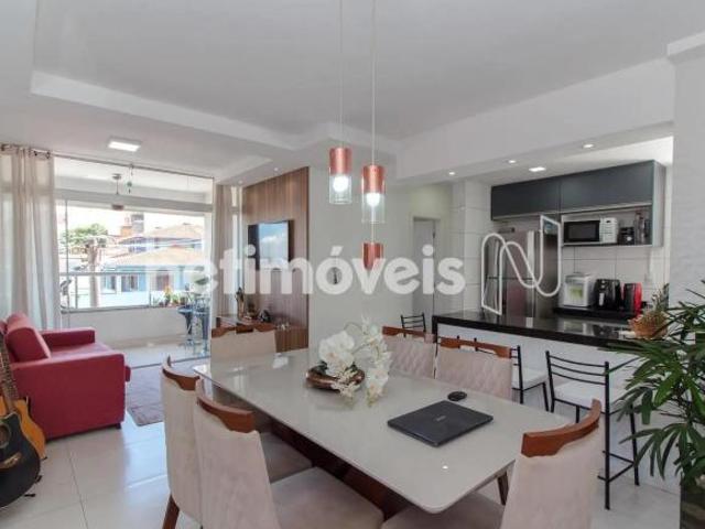 Excelente apartamento, claro, arejado, com vista definitiva, prédio com elevador, ótima localização