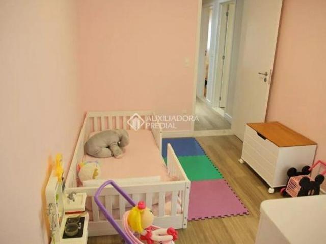 Excelente apartamento à venda, com 172 m² de área privativa, 3 quartos e 3 vagas de garagem