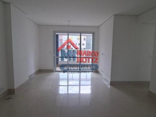 Excelente apartamento à venda com 2 suítes no melhor do Canto do Forte