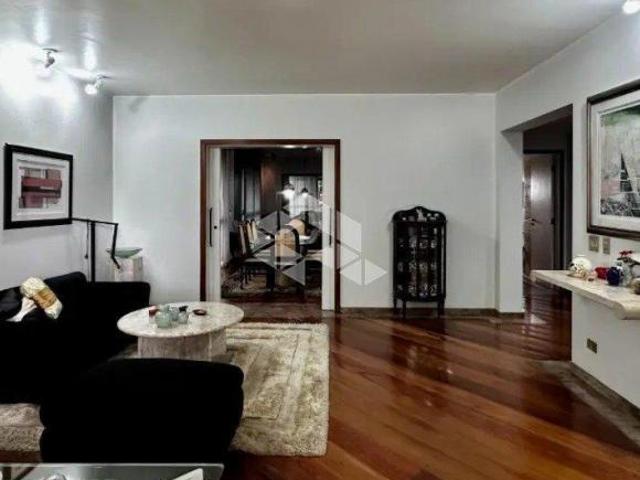 Apartamento a venda em Moema 3 Suítes, 4 Banheiros