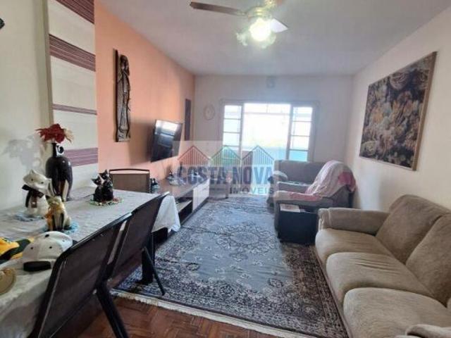 Excelente apartamento à venda na Ponta da Praia, com 136 m², andar alto e vista parcial do mar