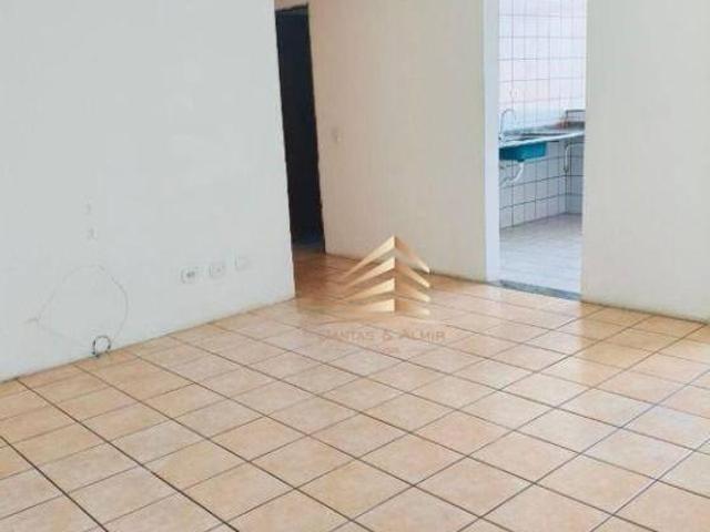 Excelente apartamento a venda no condomínio Priscila, com 2 dormitórios, cômodos amplos, próximo do