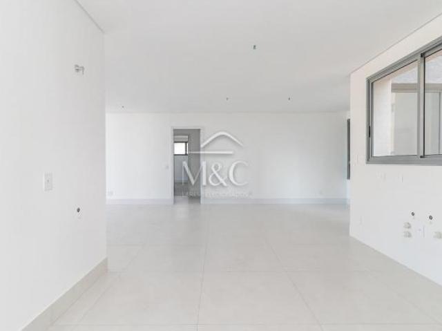 EXCELENTE Apartamento alto padrão 3 quartos, 3 suí