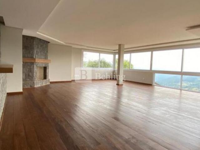 EXCELENTE APARTAMENTO ALTO PADRÃO EM GRAMADO!