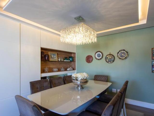 Excelente apartamento de 3 dormitórios, 1 suíte e 2 vagas no bairro Tristeza