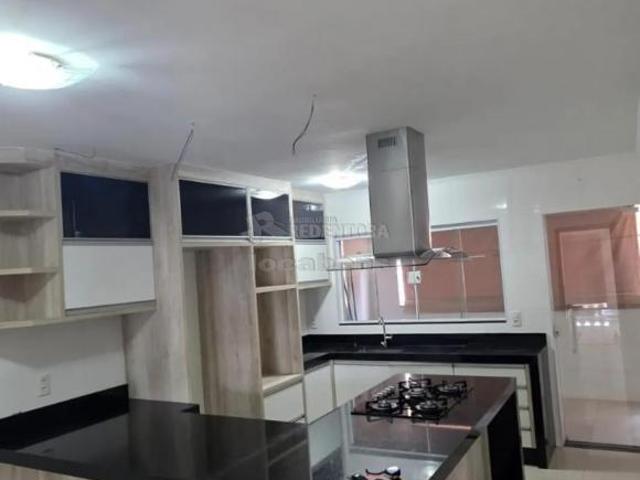 Excelente apartamento de 3 dormitórios com elevador na Vila Redentora