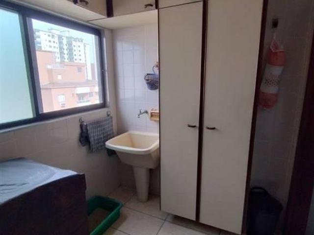 Excelente apartamento de 02 dormitórios, 02 banheiros, ampla cozinha e 01 vaga de garagem. O imóvel