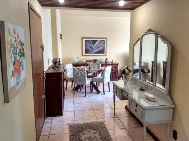 Excelente apartamento de 03 dormitórios, com 102m² de área privativa, andar alto, com sol pela manhã