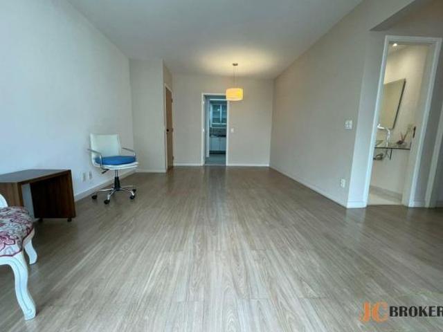 Excelente apartamento de 104m², 3 dormitórios, sendo 1 suíte, 2 vagas