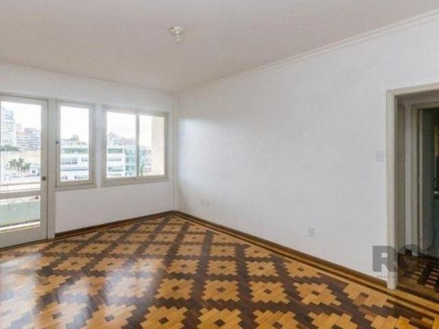 Excelente apartamento de 126m² com 3 dormitórios e sacada