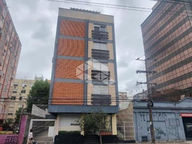 Excelente Apartamento de 1 dormitório amplo com banheiro, cozinha e área de serviço separada, elevad