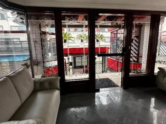 Excelente apartamento de 1 dormitório, 1 wc social, sala ampla, sacada com vista mar, área de serviç