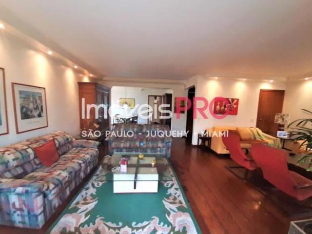 Excelente apartamento de 209m² com 2 vagas no Brooklin. Construtora renomada
