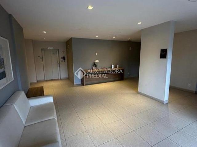 Excelente apartamento de 2 dois dormitórios, sala de estar e jantar, banheiro socia
