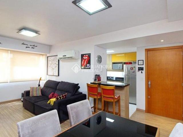 Excelente apartamento de 2 dormitórios, 1 suite, muito bem decorado