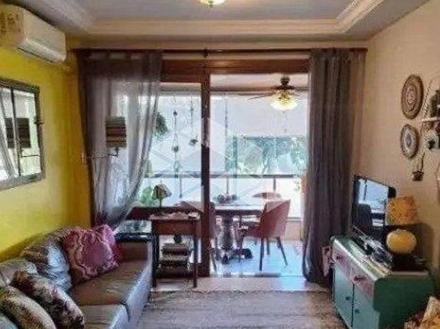 Excelente apartamento de 2 dormitórios com suíte e 2 vagas na Tristeza
