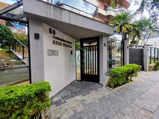Excelente apartamento de 331,23m² de alto padrão á venda no Centro de Poços de Caldas MG
