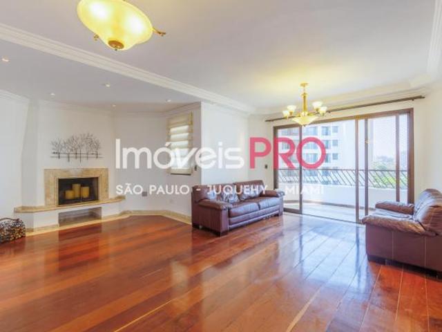 Excelente apartamento de 8 andares com apenas 1 apartamento por andar de 218 m²