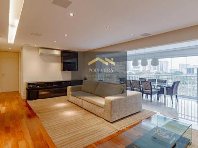 Excelente apartamento de Alto Padrão à Venda 162m2, 3 Suítes, 4 dormitórios, 3 vagas Vista Livre