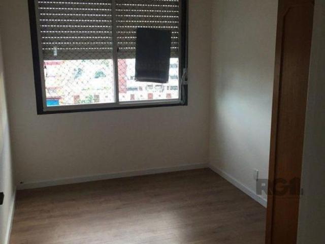 Excelente apartamento de dois dormitórios no bairro Bom Jesus em Porto Alegre