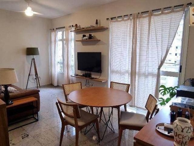 Excelente apartamento de frente no Gonzaga com 2 dormitórios sendo 1 suíte, sala ampla ampla com var