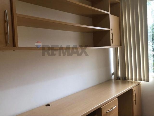 Excelente apartamento de três quartos, sendo um suite para locação no coração do bairro São Mateus, próximo a mercados, padarias, drogarias