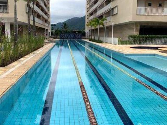 Excelente apartamento em condômino fechado com área de lazer completa !
