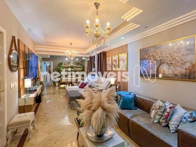 Excelente apartamento em ótima localização na Serra!