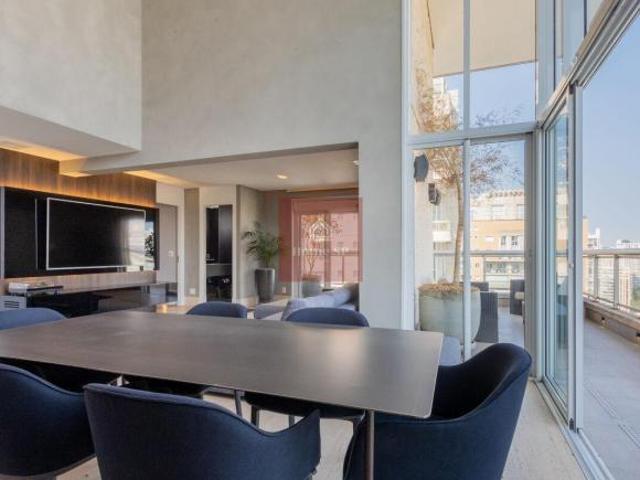 Excelente Apartamento em Moema