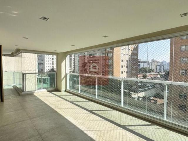 Excelente apartamento em Moema Pássaros com 173m² 3 suites 3 vagas