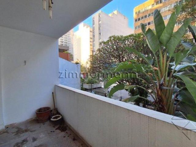 Excelente apartamento em Pinheiros, a 210m da Estação Fradique Coutinho do metrô