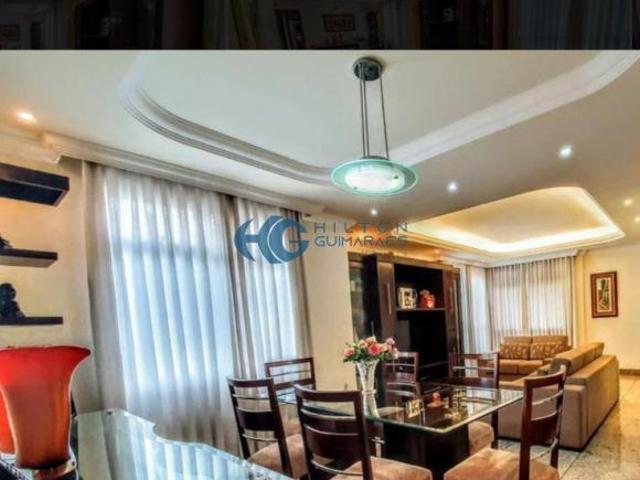 Excelente apartamento em prédio com poucas unidades, em excelente localização, junto á todo tipo de