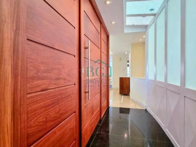 Excelente apartamento exclusivo de 250m² á venda no Centro de Poços de Caldas MG
